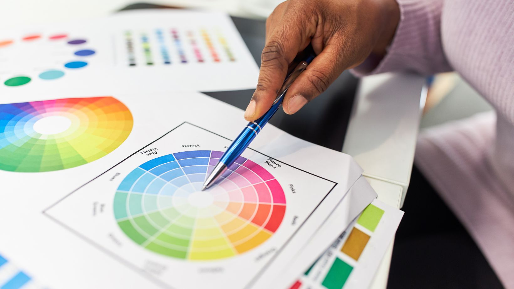 Creative Ways to Teach Color Theory with a Wheel - Squirtgunstudios